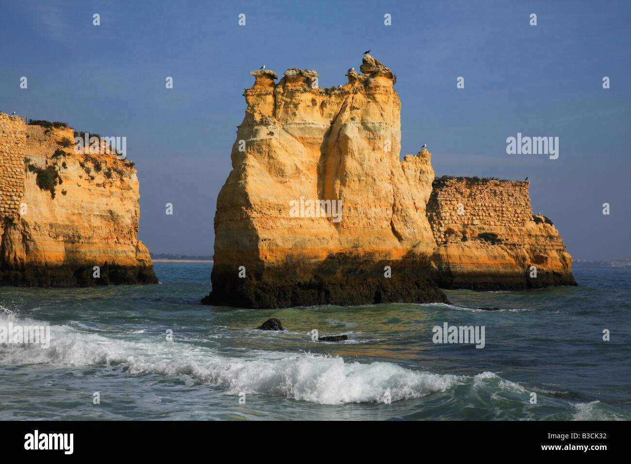 Praia do Pinhao Lagos Algarve Portugal Stock Photo - Alamy