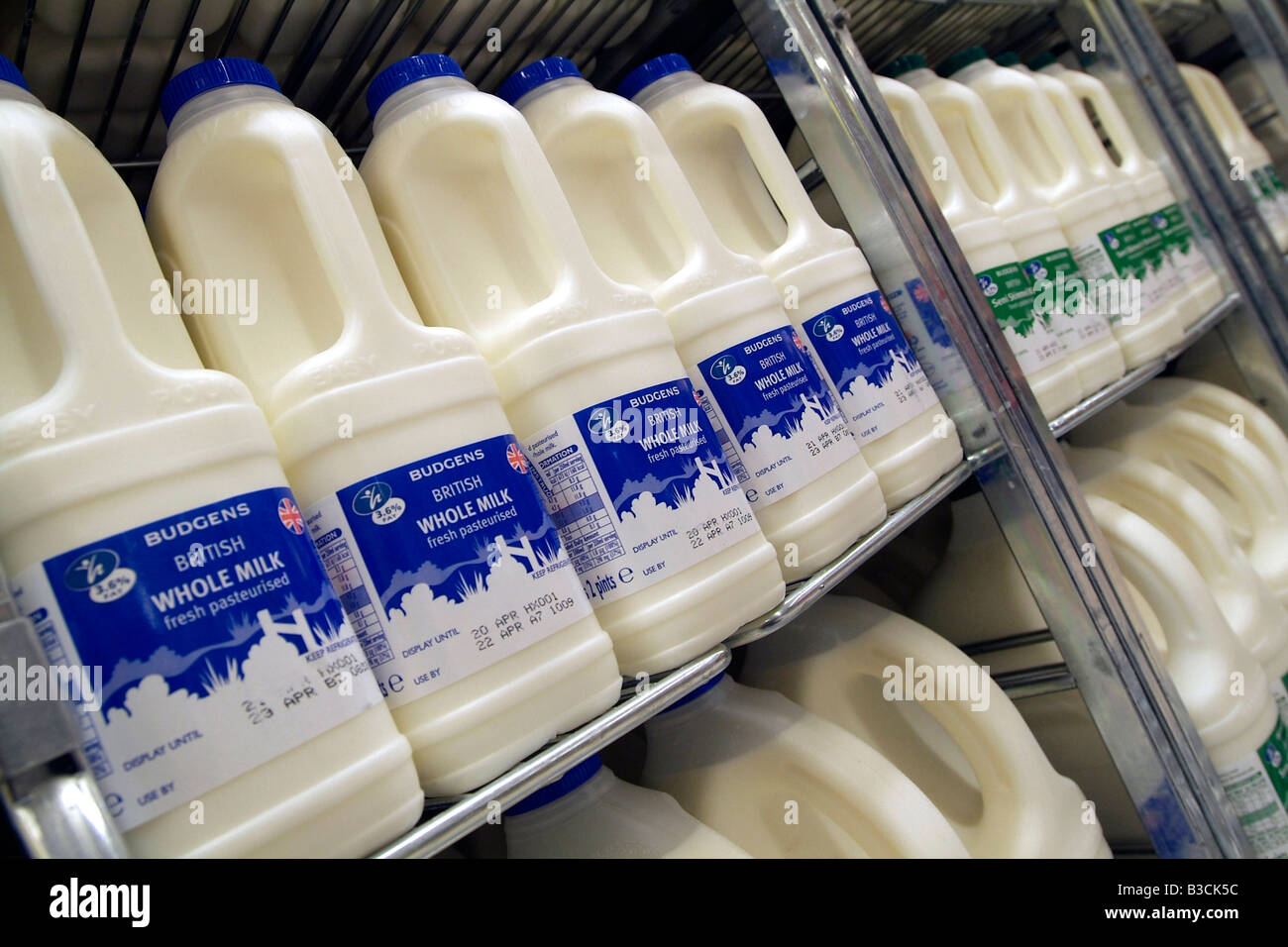 Whole milk containers hi-res stock photography and images - Alamy