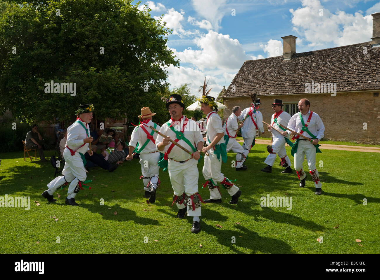 English country dance hi-res stock photography and images - Alamy