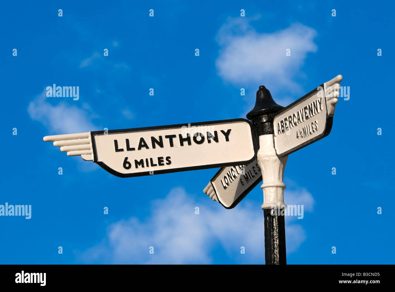 Sign post direction point hi-res stock photography and images - Alamy