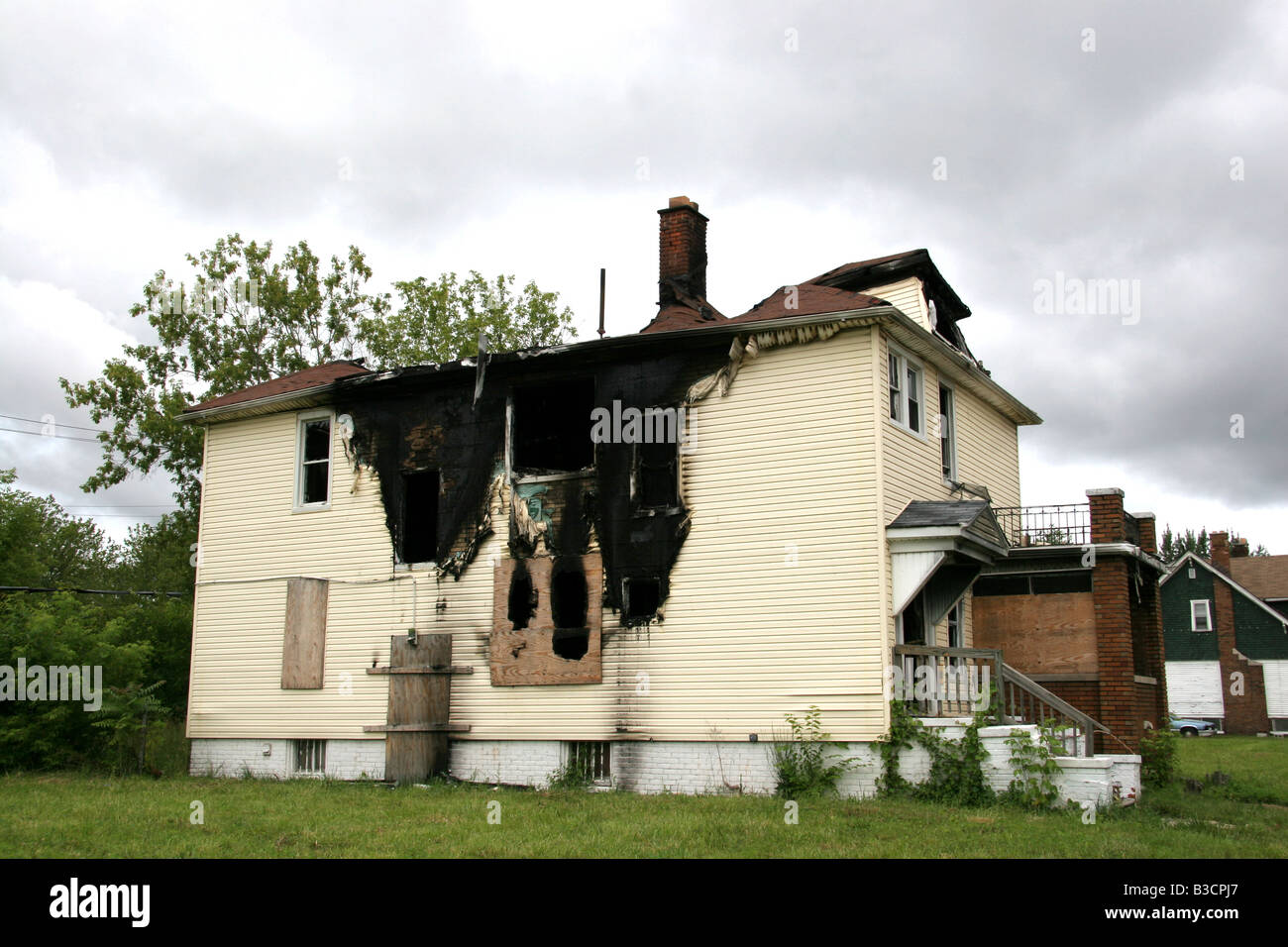 Burnt houses hi-res stock photography and images - Alamy