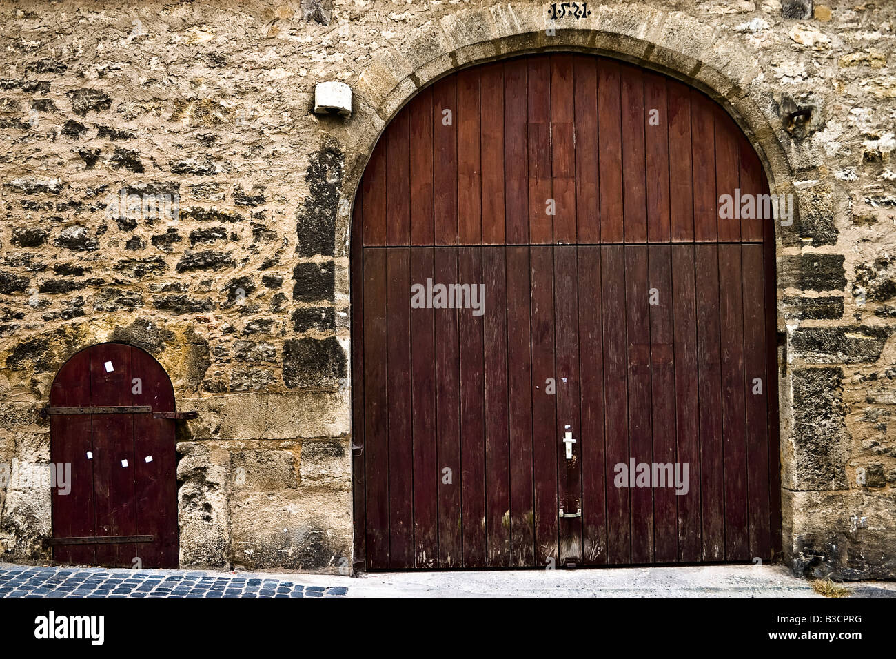 Large wooden gates hi-res stock photography and images - Alamy