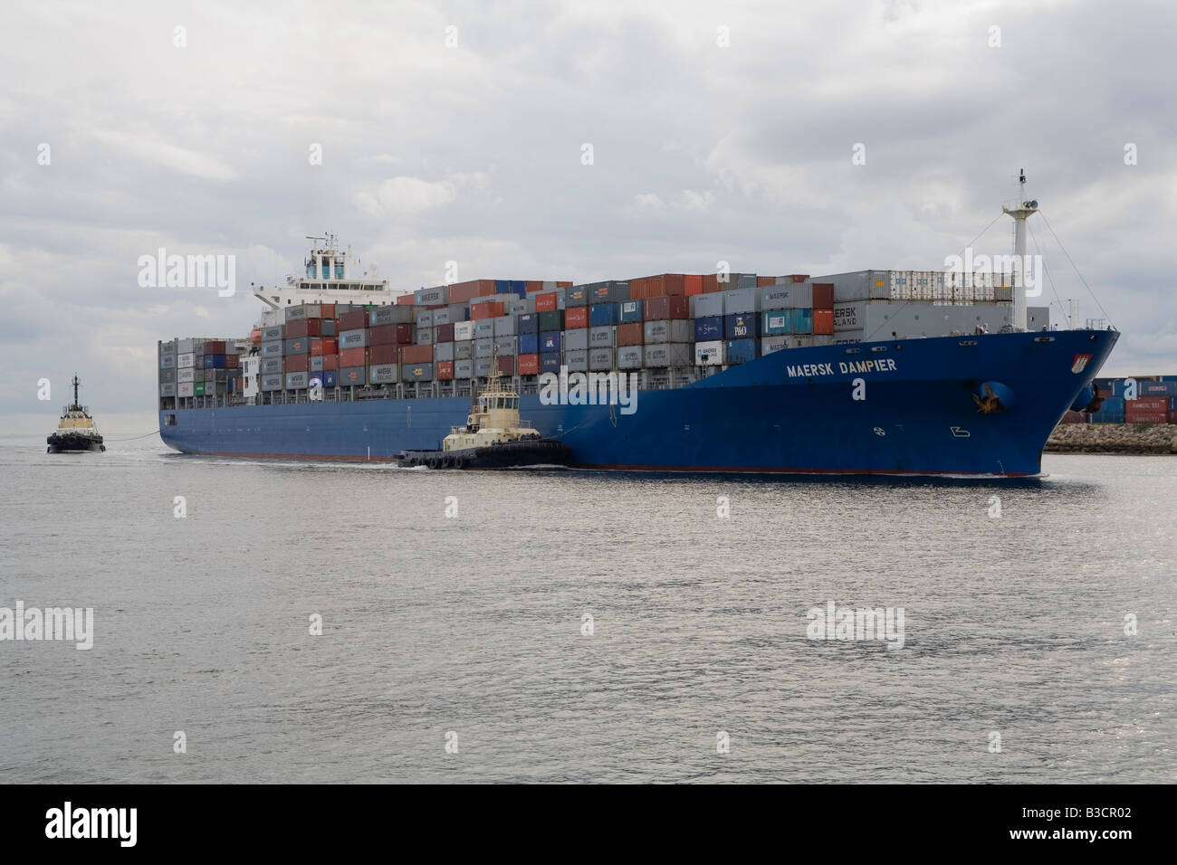 Industrialisation ship boxes hi-res stock photography and images - Alamy