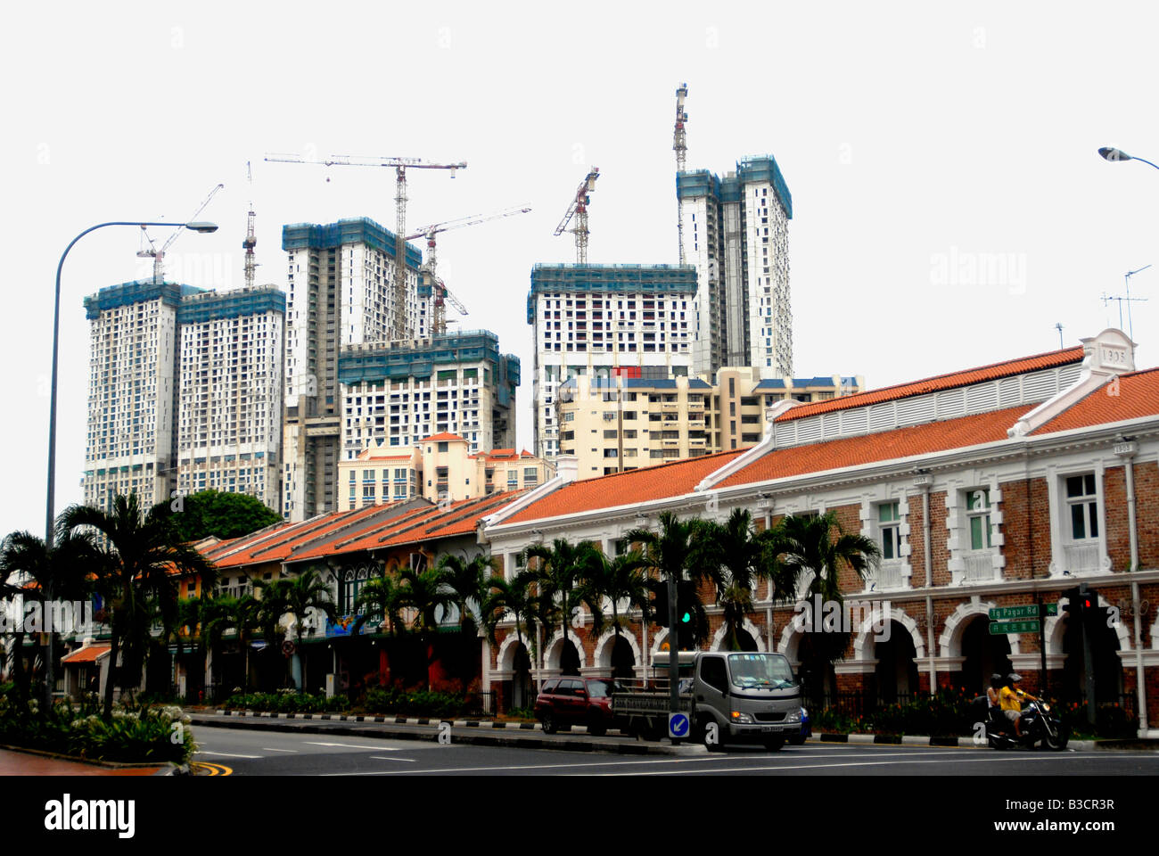 Street scene buildings construction Singapore Stock Photo - Alamy