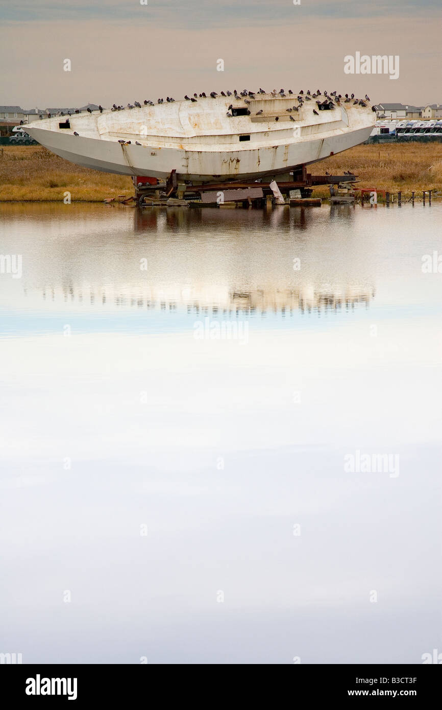 Broken sail boat hi-res stock photography and images - Alamy