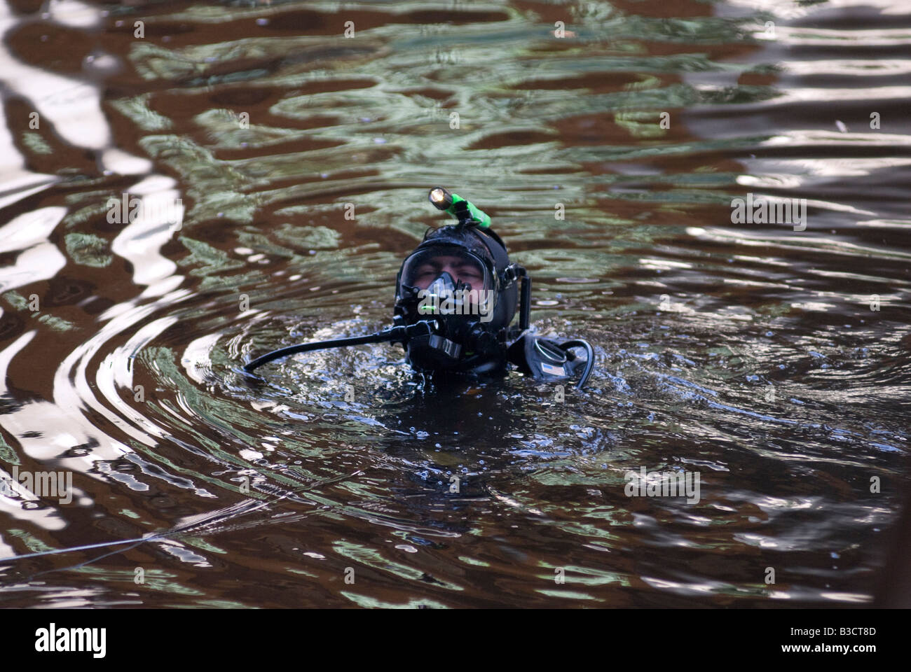 Police scuba diver hi-res stock photography and images - Alamy