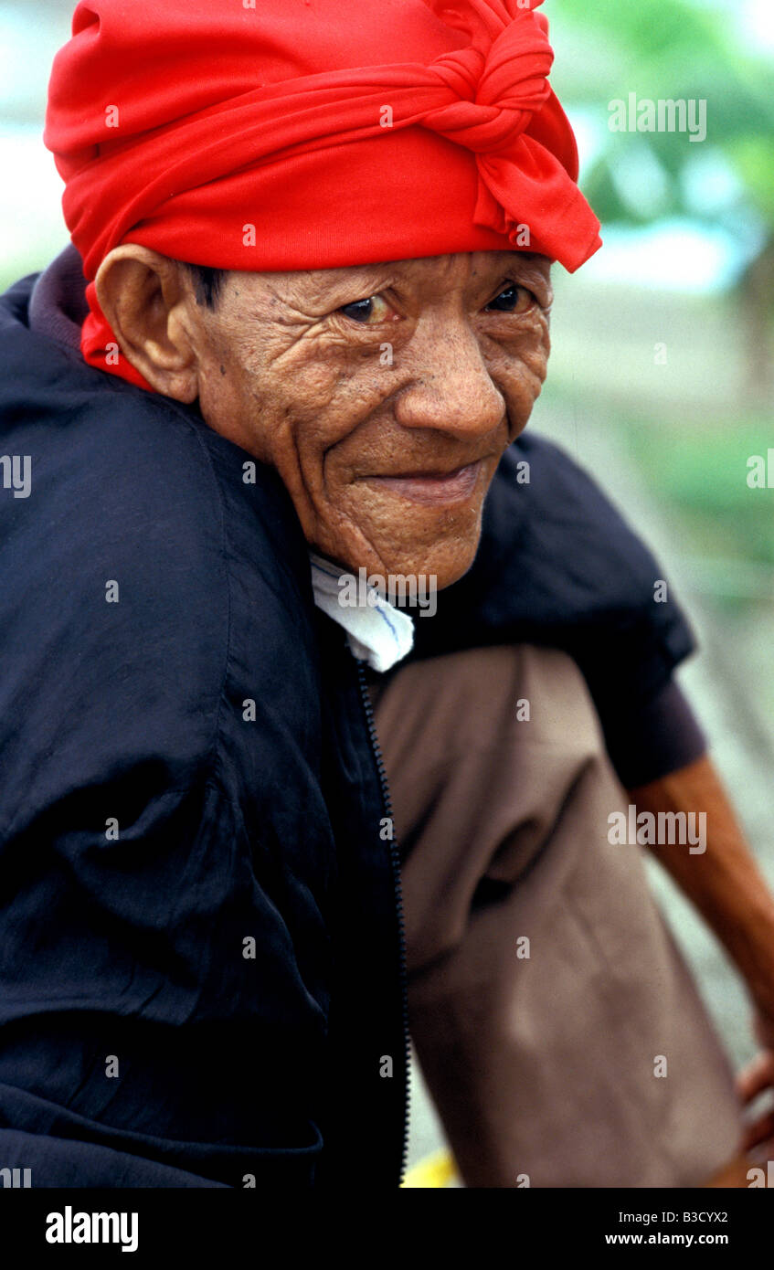 Filipino man village hi-res stock photography and images - Alamy