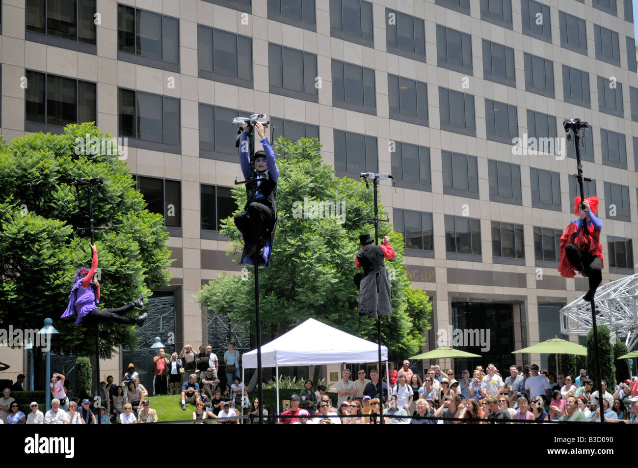Australian performance group Strange Fruit entertaining in downtown Los ...