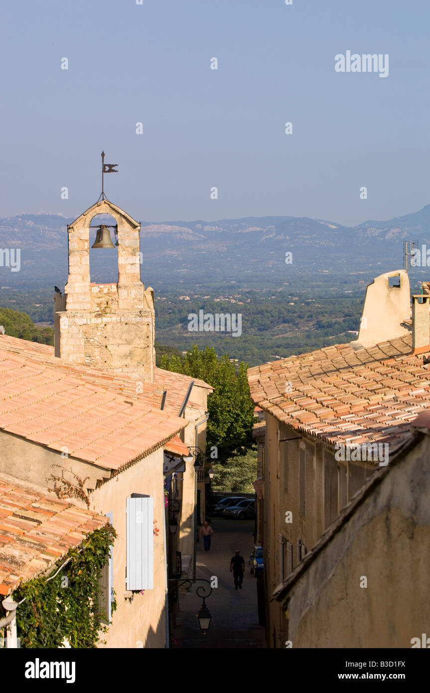 Village of venasque hi-res stock photography and images - Alamy