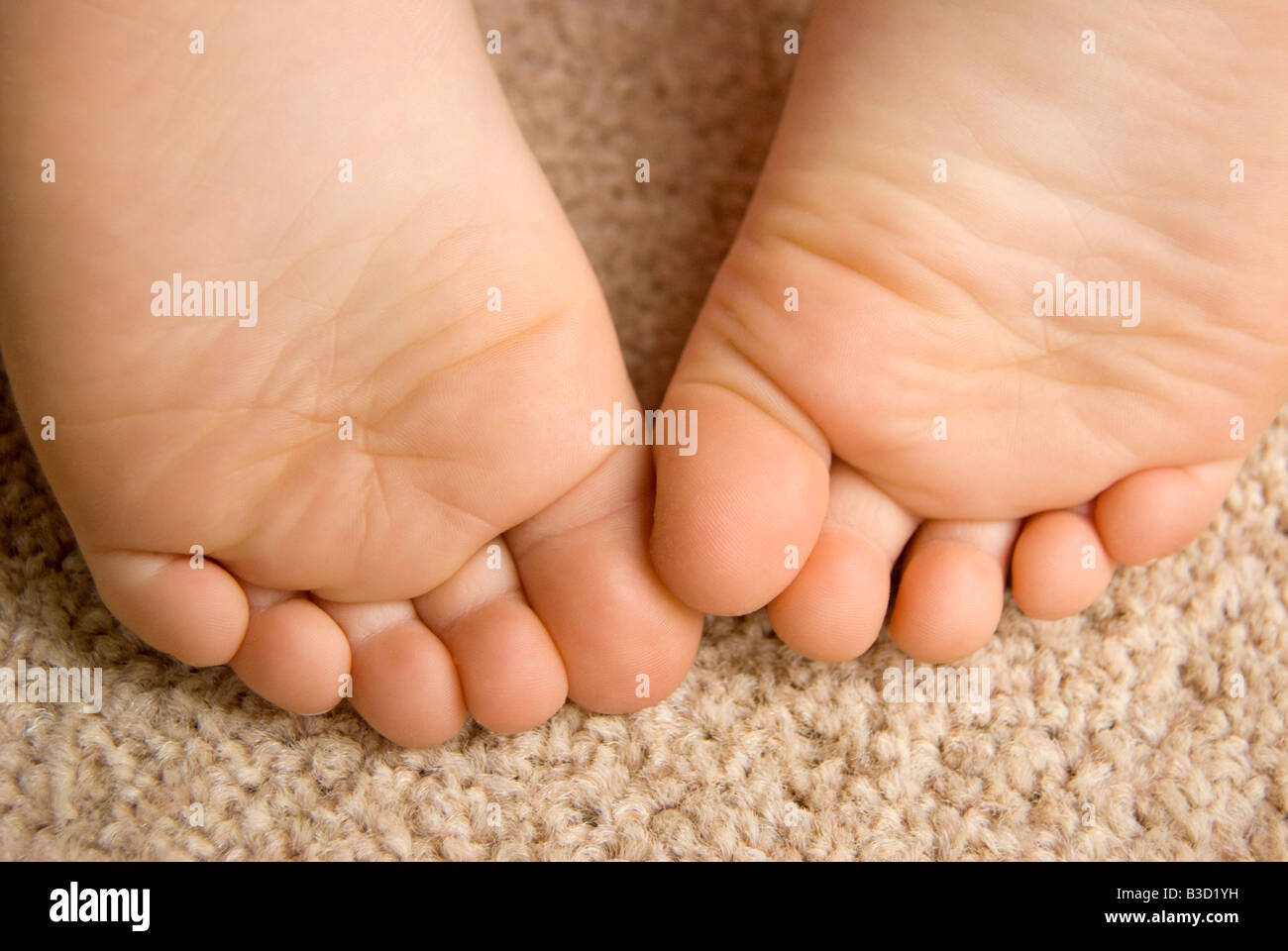 Childs toes hi-res stock photography and images - Alamy