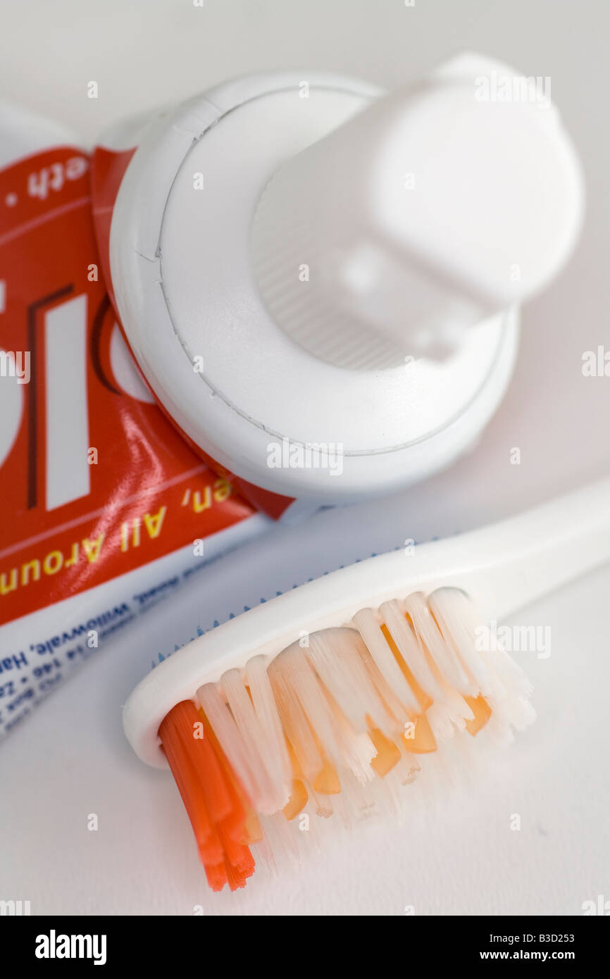 Toothbrush and toothpaste Stock Photo - Alamy