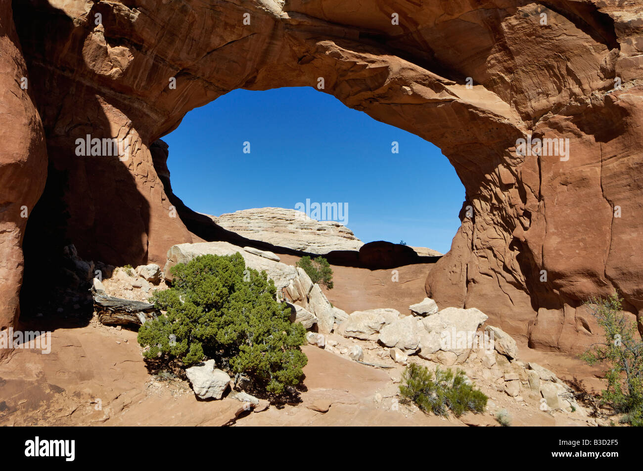 Broken Arch Formation In Arches High Resolution Stock Photography and ...