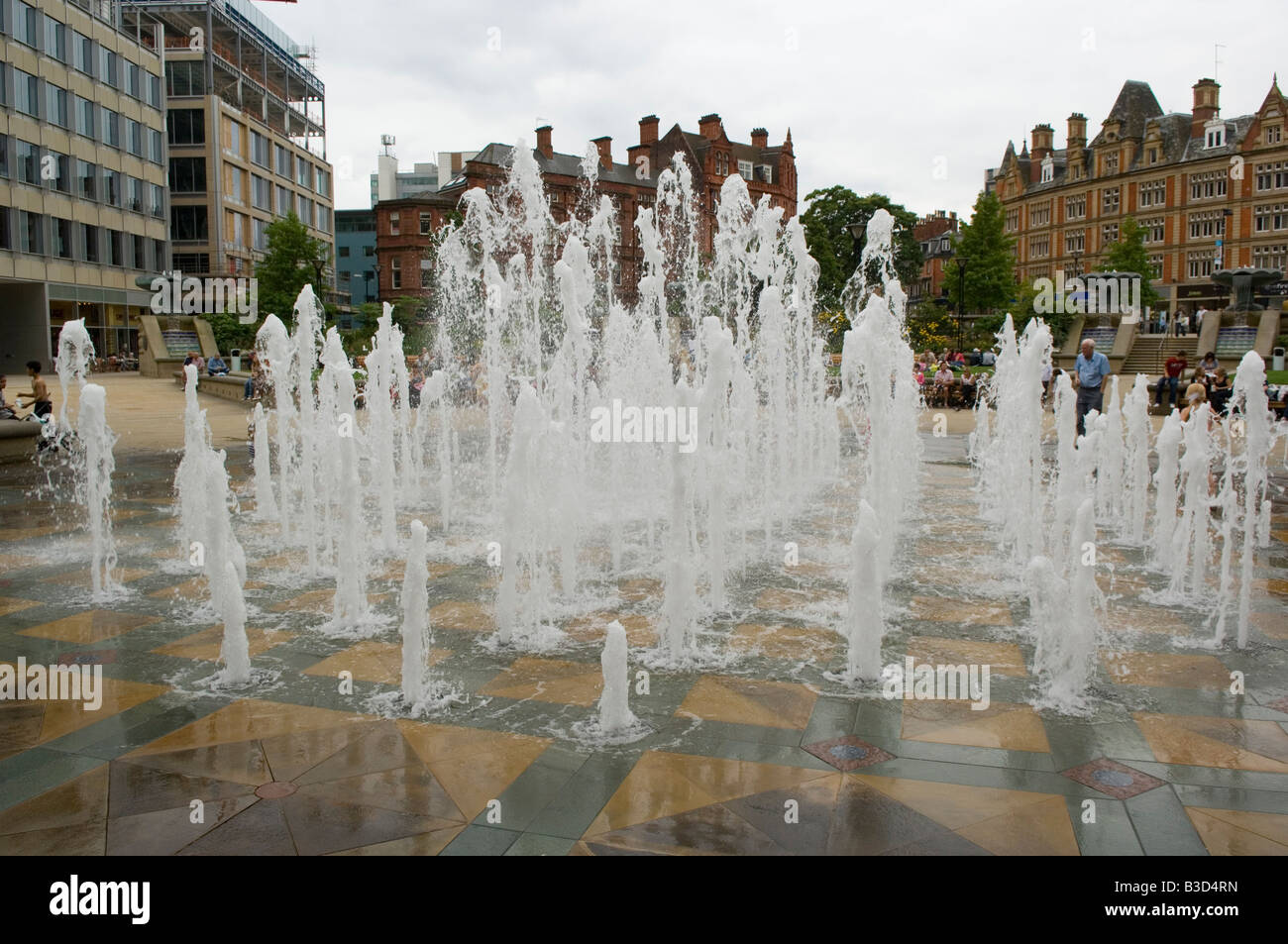 Water fountain in Sheffield city centre Stock Photo - Alamy