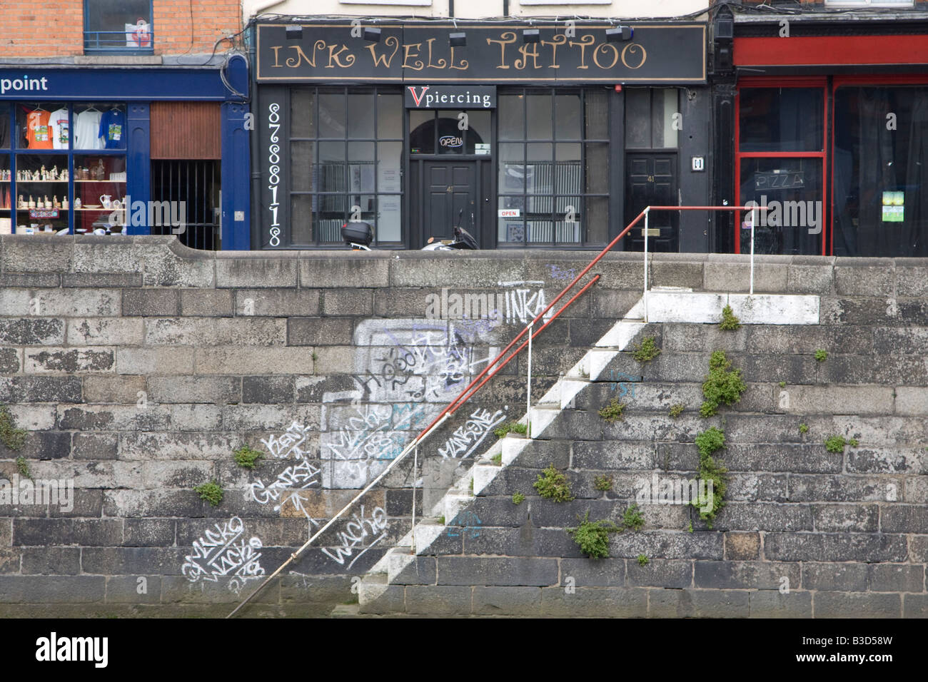Graffiti dublin hi-res stock photography and images - Alamy