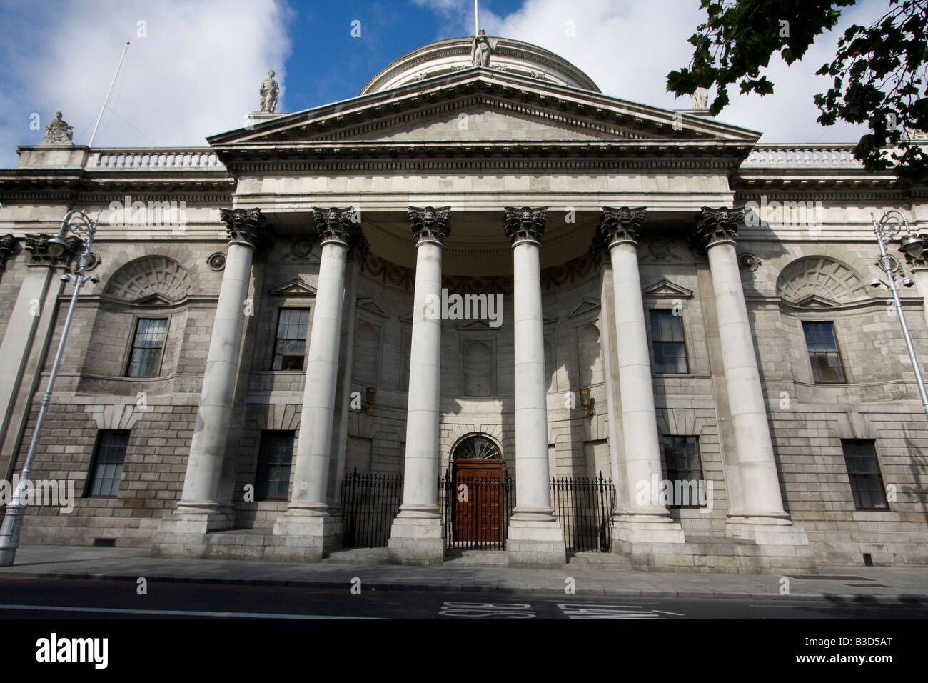 Irish law centre hi-res stock photography and images - Alamy