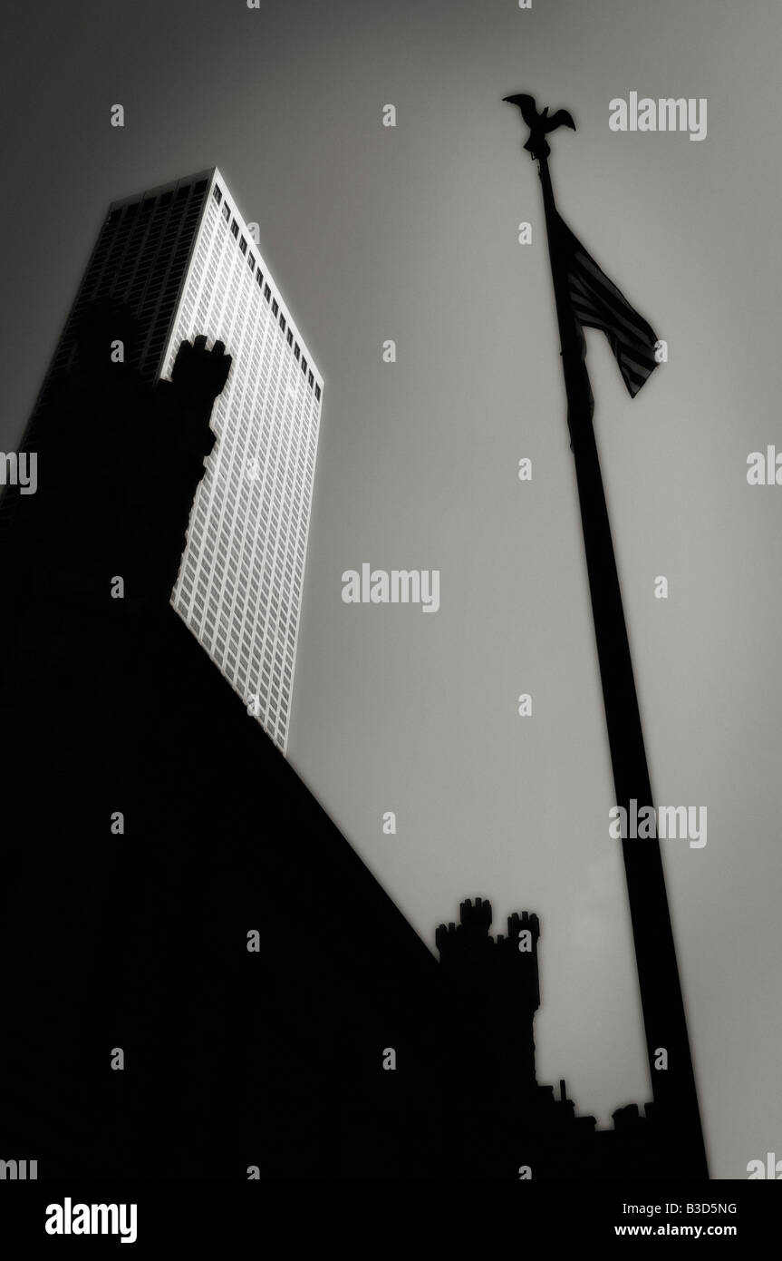 Water Tower Pump House and Water Tower skyscraper. Magnificent Mile ...