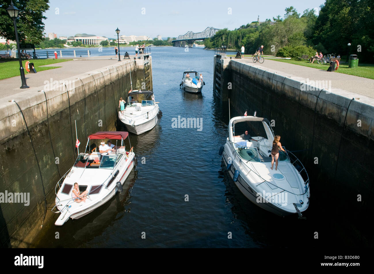 The eight Ottawa locks link the Rideau Canal with the Ottawa River ...