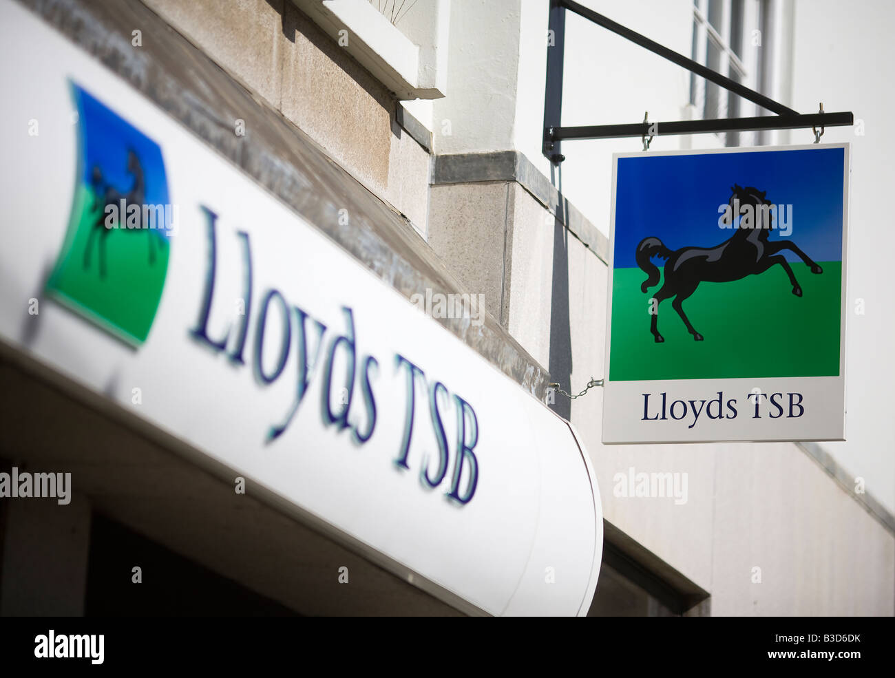 Exterior signage of Lloyds TSB bank Stock Photo - Alamy Exterior signage of Lloyds TSB bank Stock Photo - Alamy