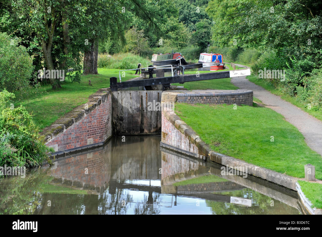 stratford upon avon canal lapworth flight of locks warwickshire ...