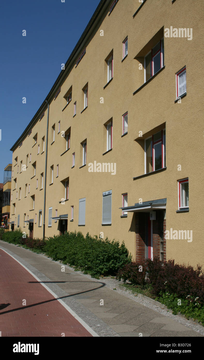 Residential building berlin hi-res stock photography and images - Alamy