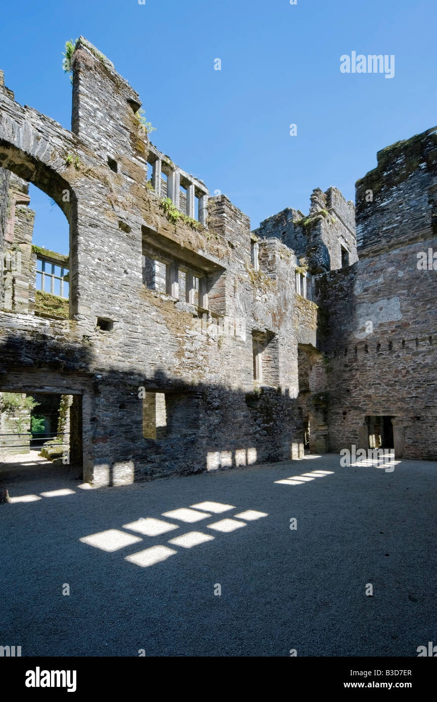 the ruined castle of berry pomeroy totnes devon Stock Photo - Alamy