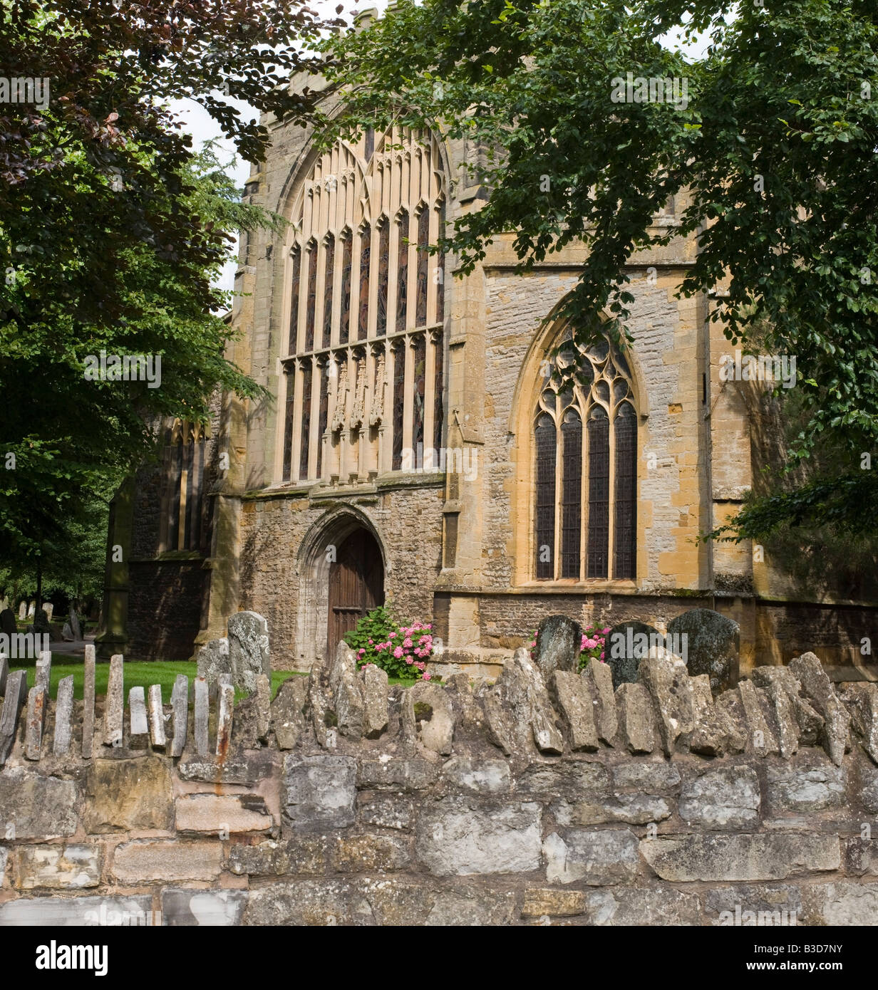 Shakespeares burial place holy trinity church stratford upon avon ...