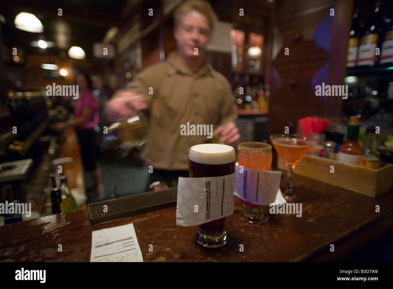 Canada banff irish pub hi-res stock photography and images - Alamy