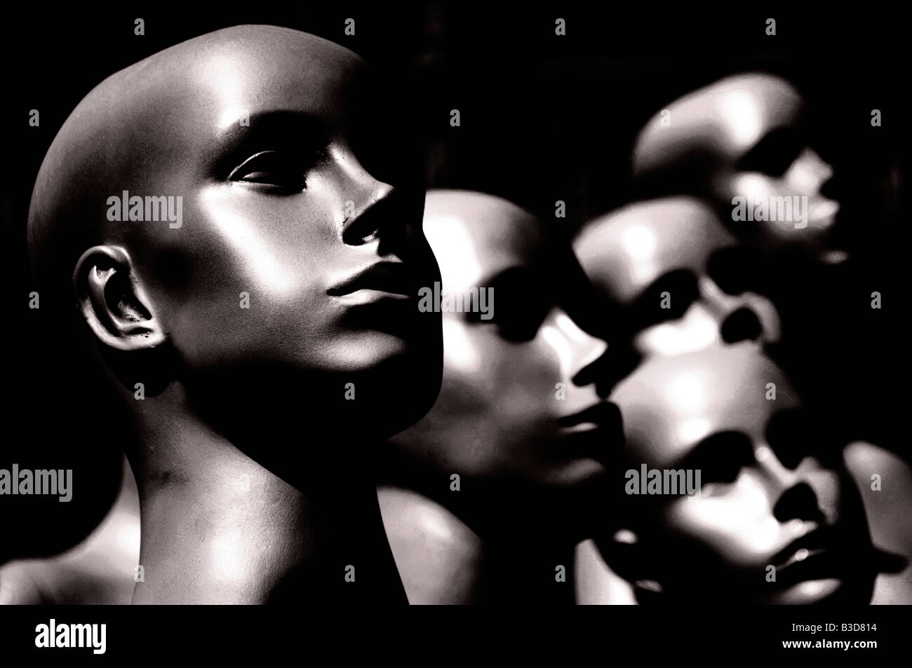 Group crowd mannequin hi-res stock photography and images - Alamy