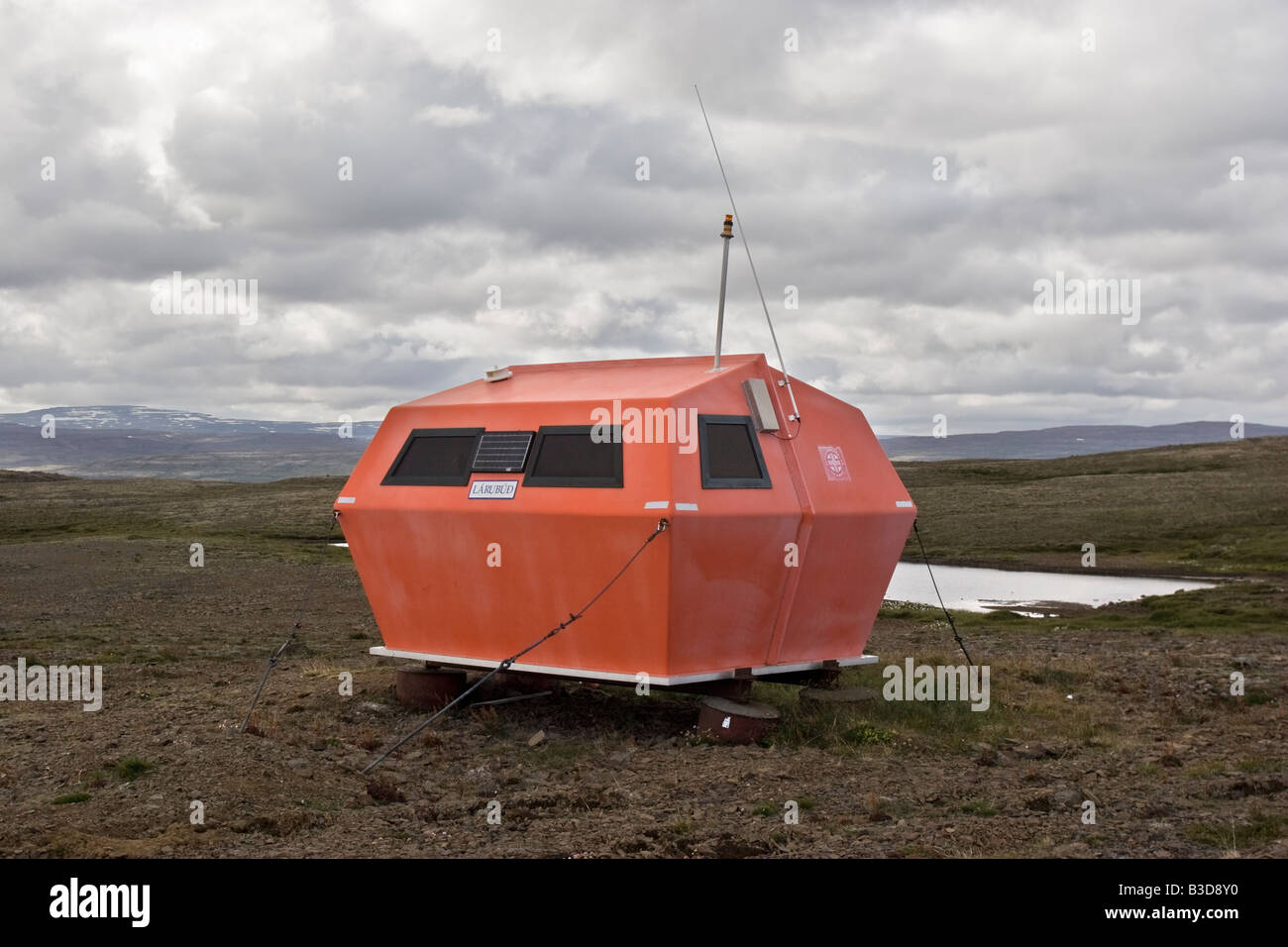 Emergency emergency shelter hi-res stock photography and images - Alamy
