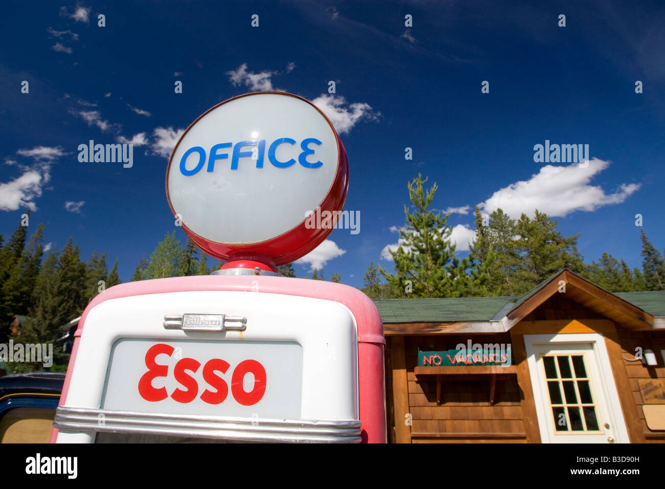 Esso service station canada hi-res stock photography and images - Alamy