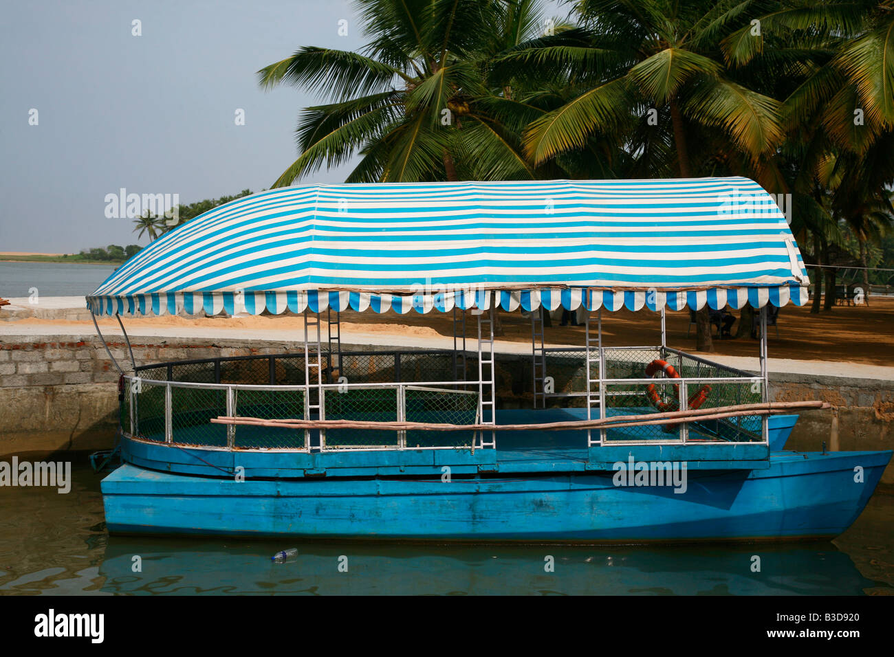 Customised boat hi-res stock photography and images - Alamy