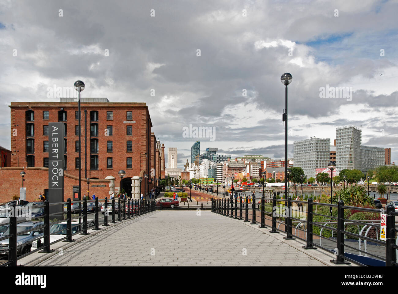 English docks hi-res stock photography and images - Alamy
