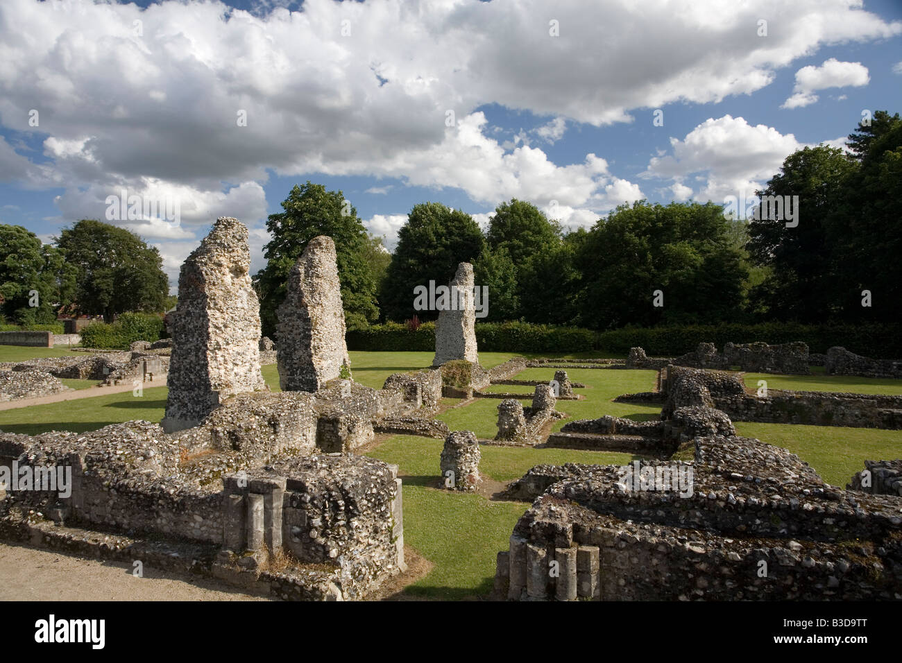 English Heritage ruins of Thetford Priory Stock Photo - Alamy