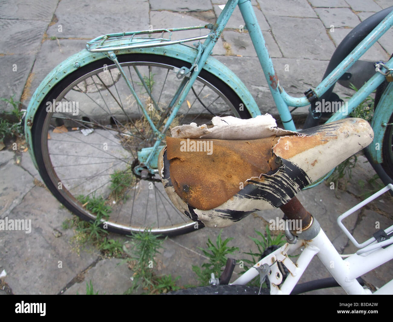 Jumble of bikes hi-res stock photography and images - Alamy