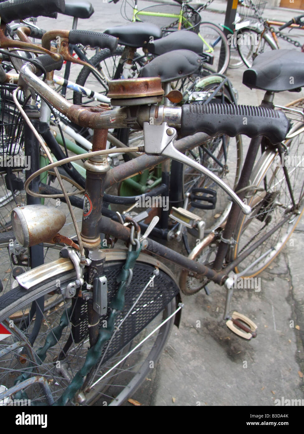 Jumble of bikes hi-res stock photography and images - Alamy