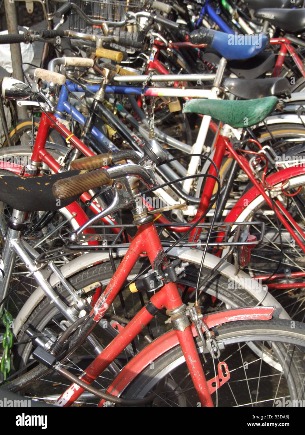 Jumble of bikes hi-res stock photography and images - Alamy