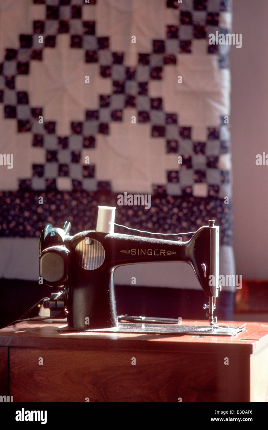 "Singer Sewing Machine Stock Photo - Alamy