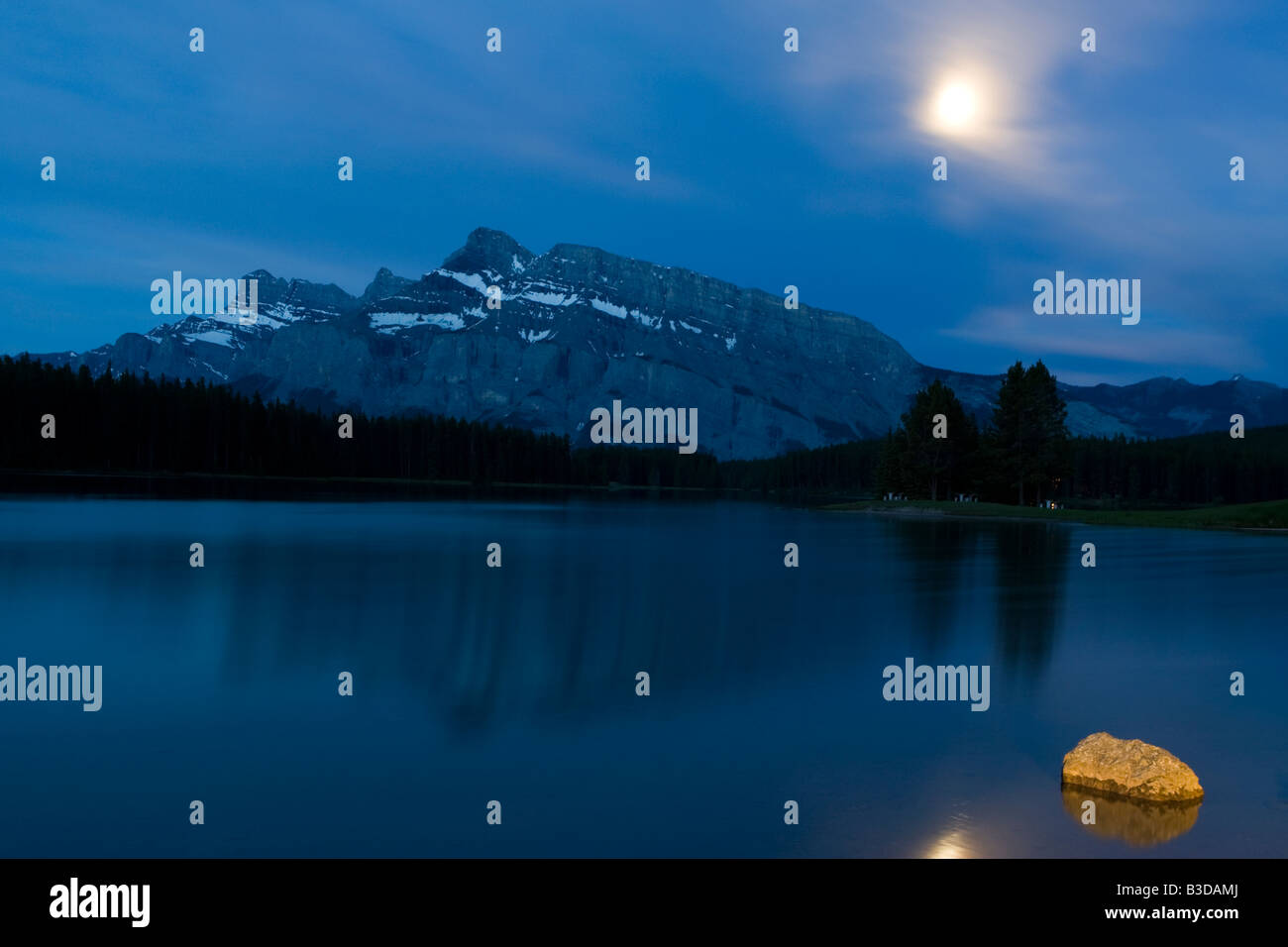 Moonrise over mountain peaks hi-res stock photography and images - Alamy