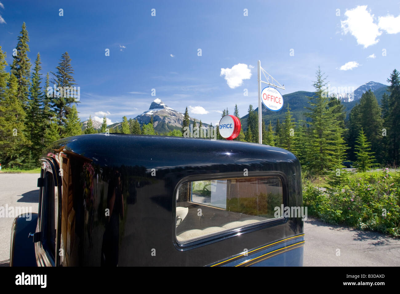Old gas station hi-res stock photography and images - Alamy