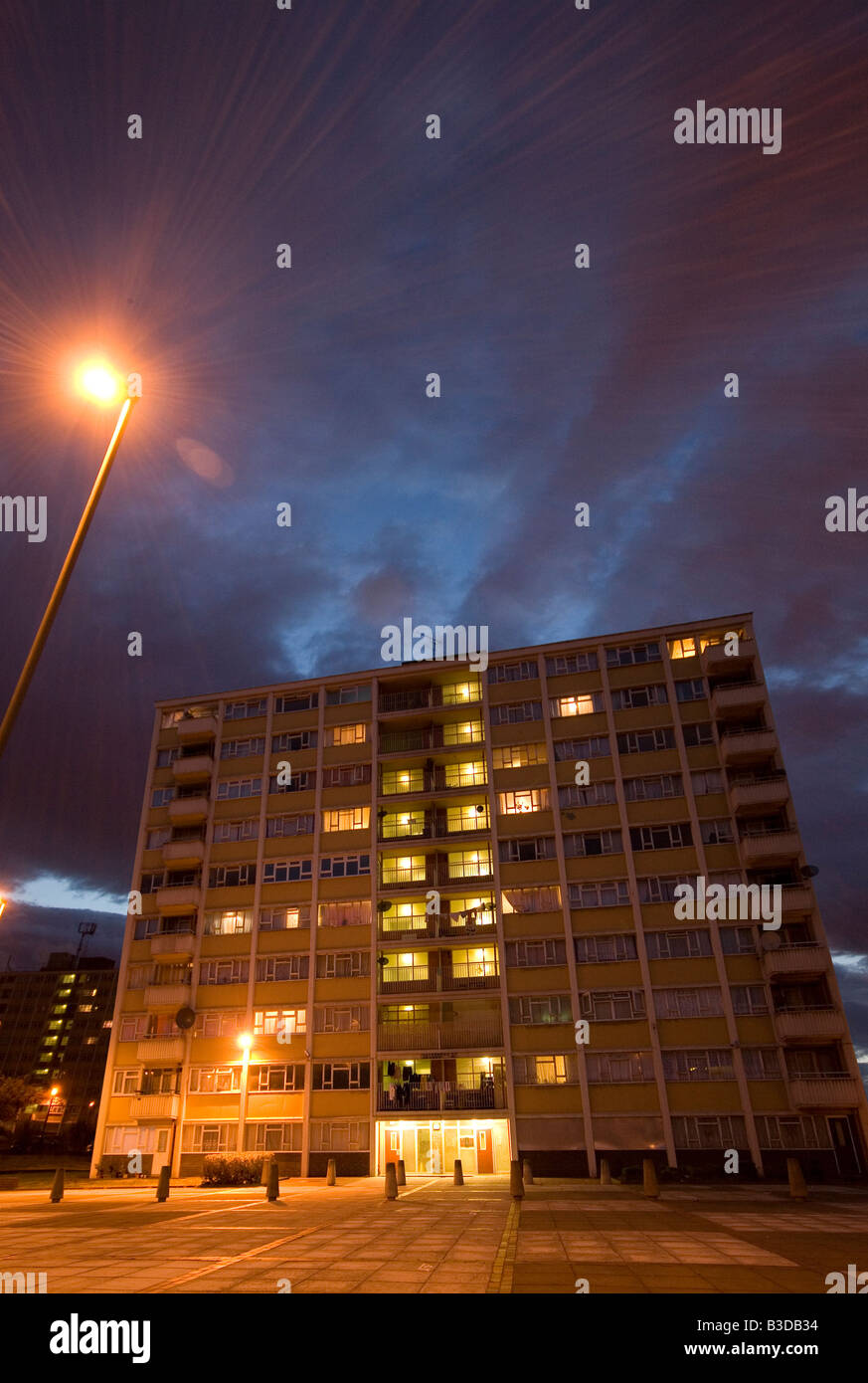 Holbeck Towers high rise flats Leeds at night with street light ...