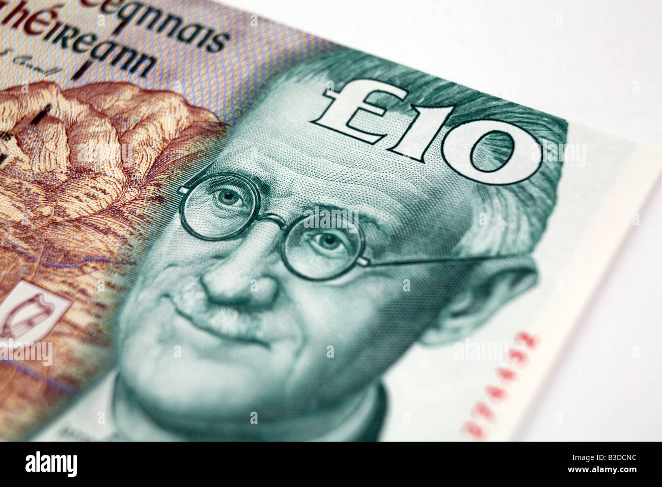 100 pound note ireland hi-res stock photography and images - Alamy