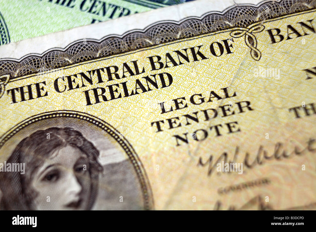 100 pound irish bank note hi-res stock photography and images - Alamy