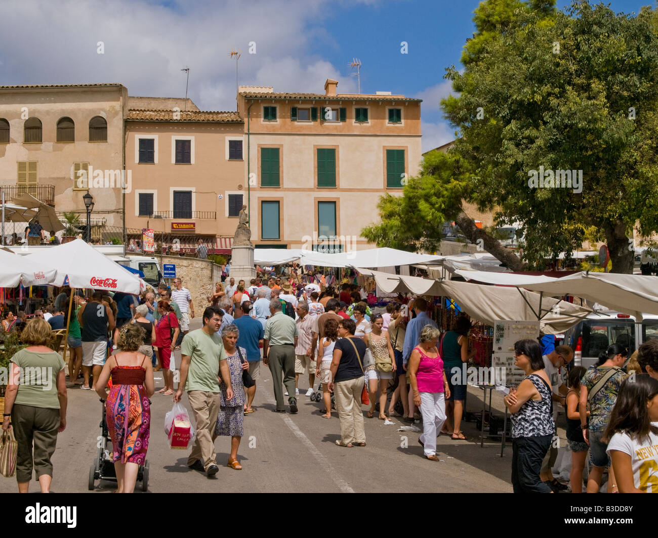 Street market in Sineu Stock Photo - Alamy