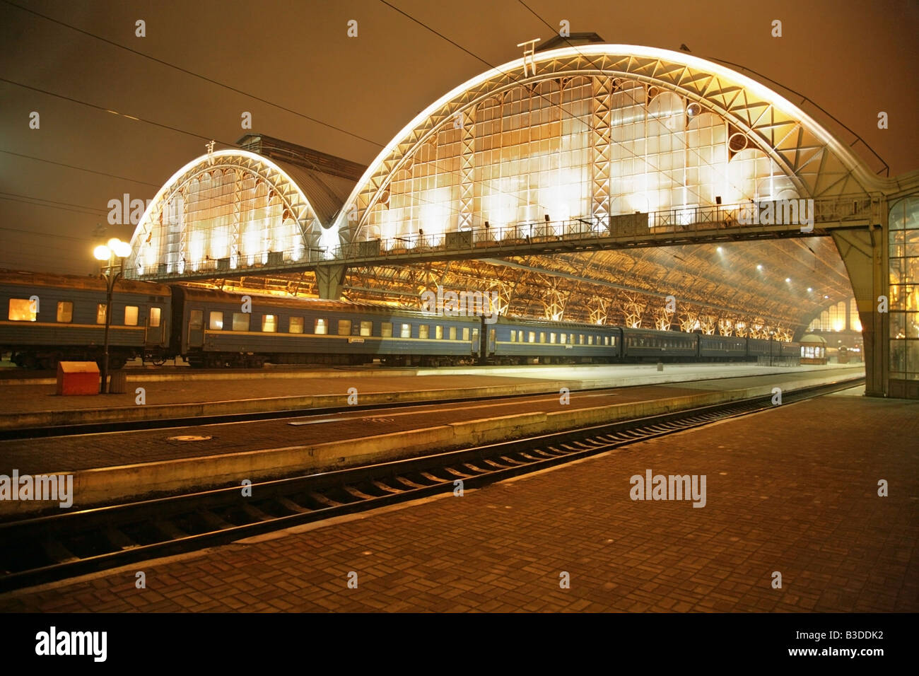 Lviv station train hi-res stock photography and images - Alamy