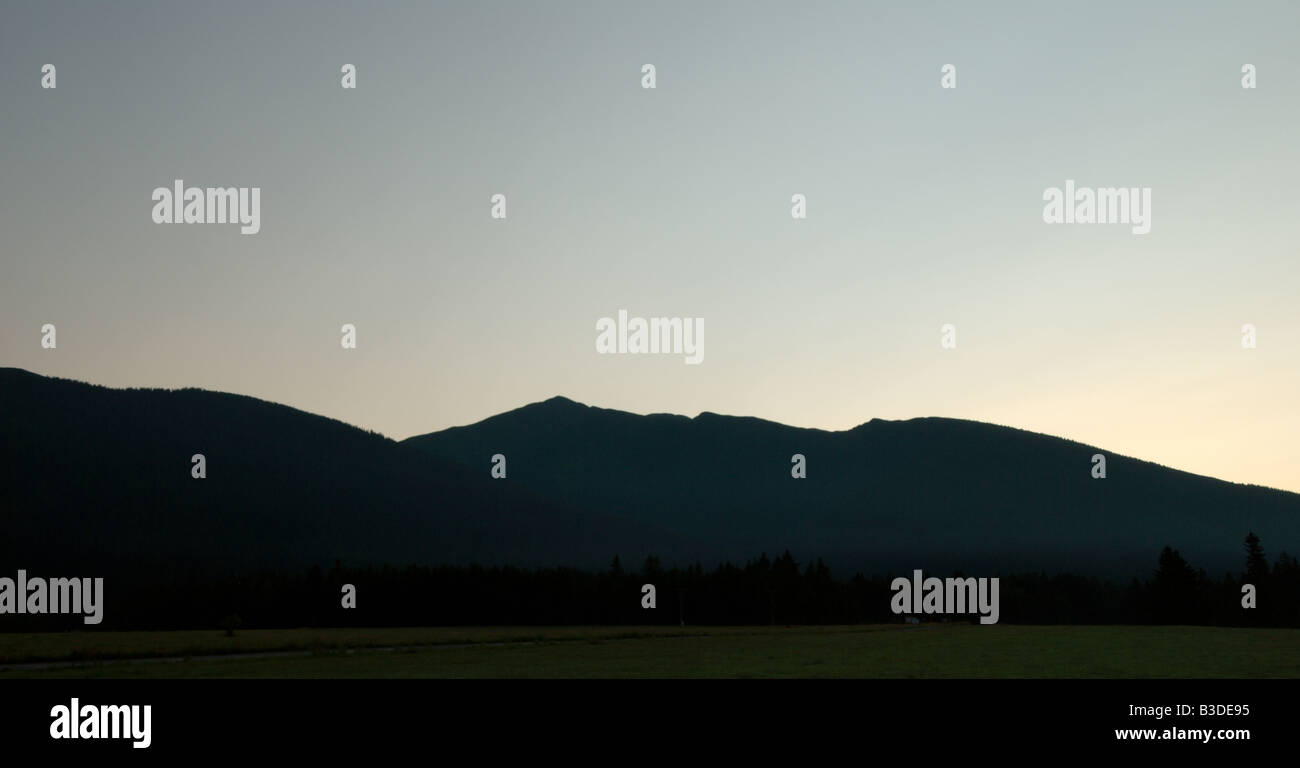 Mountain ridge line in sunrise Stock Photo - Alamy