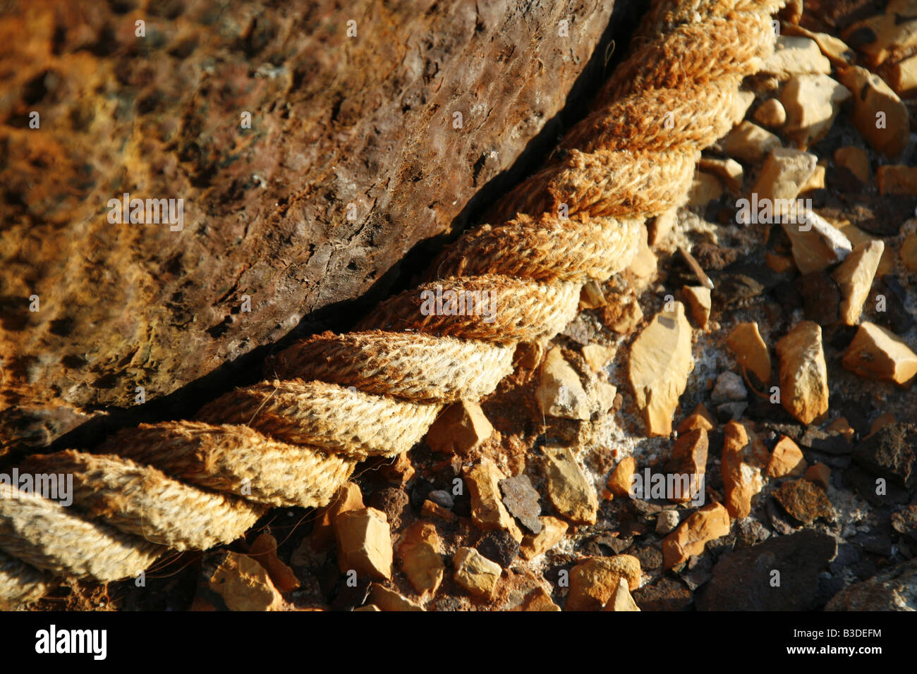 Broken mooring rope hi-res stock photography and images - Alamy