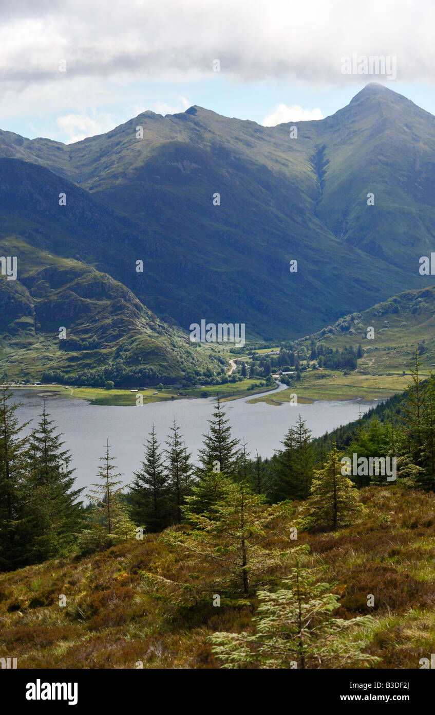 Sgurr nan Saighead and Sgurr Fhuaran from the Mam Ratagan, Loch Duich ...
