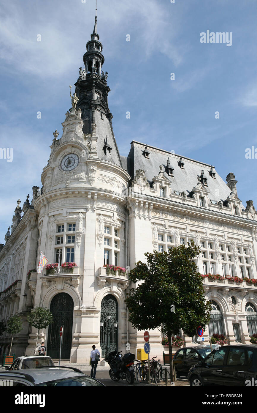 Sens france hi-res stock photography and images - Alamy