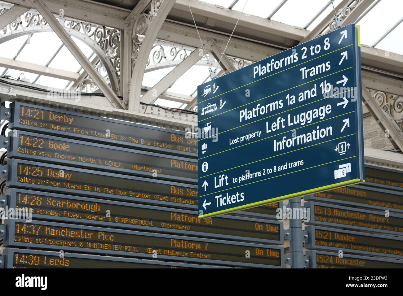 Arrival times hi-res stock photography and images - Alamy