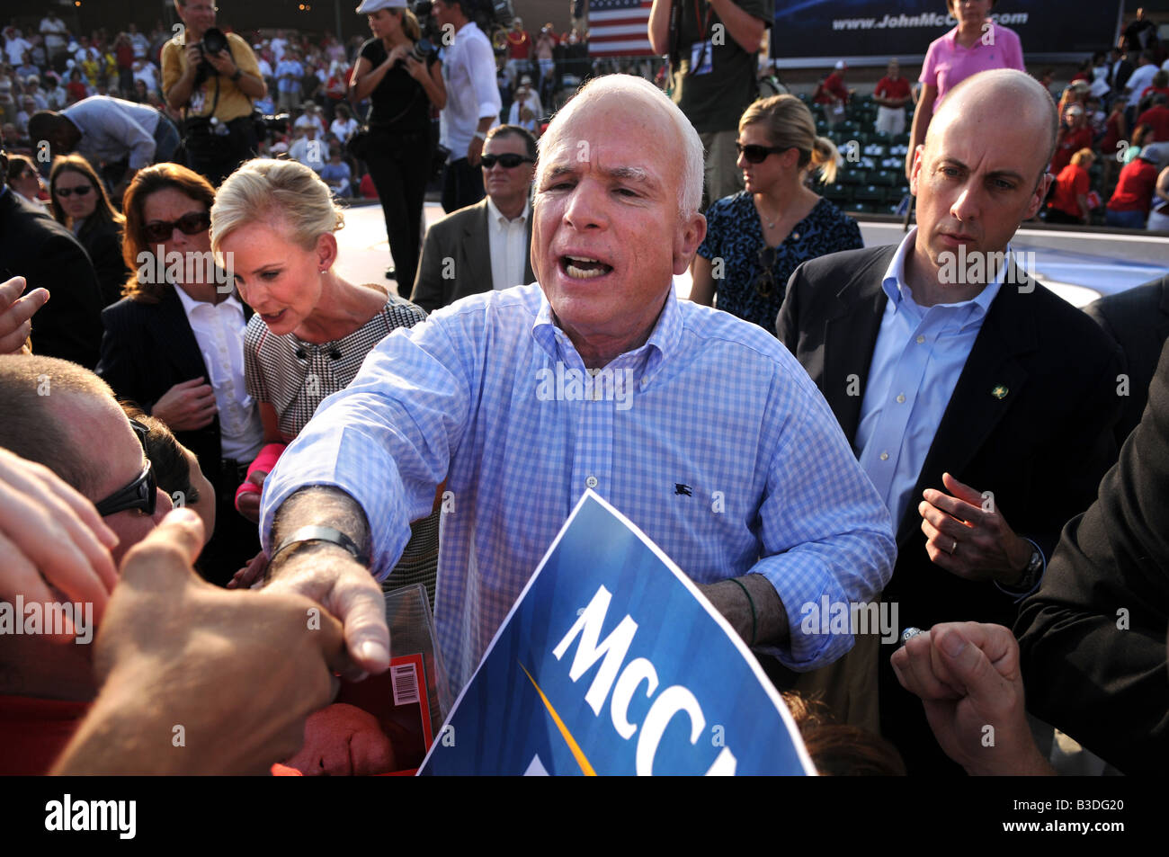 O FALLON AUGUST 31 Senator McCain and wife Cindy shake hands with crowd ...
